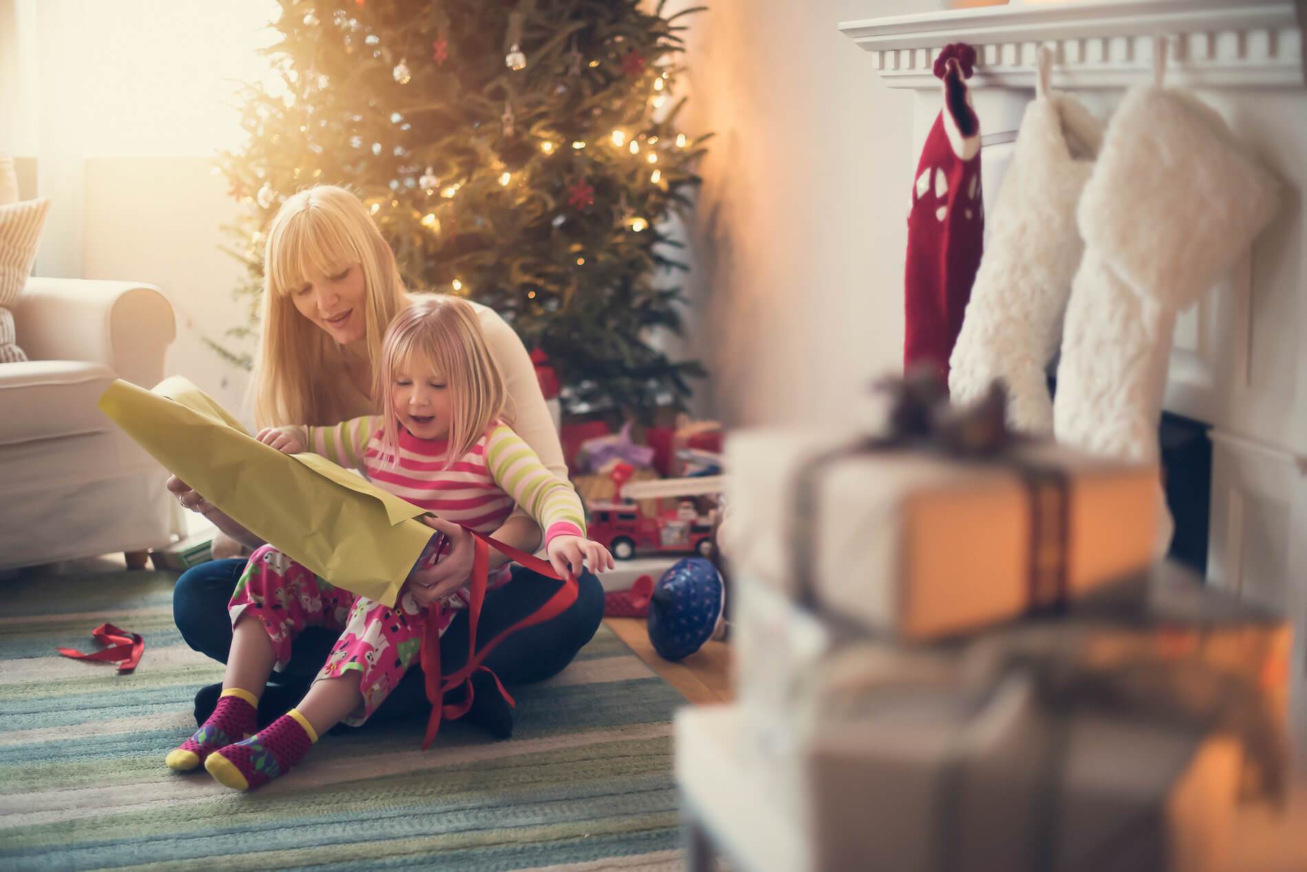 7 Holiday Traditions I’ve Created as a Single Mom | Truly Mama